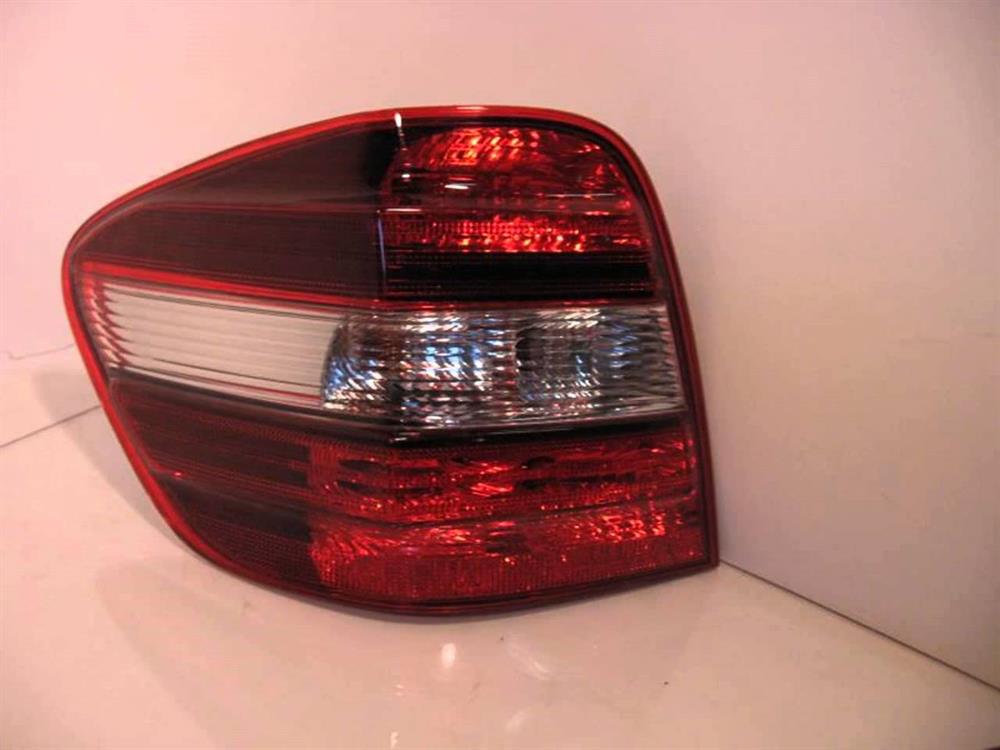 A1649060700 Mercedes стоп задній (Под кронштейн запасного колеса)