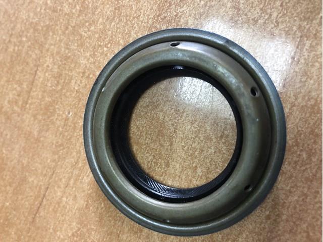 Сальник піввісі переднього моста на KIA Cerato 2007 г