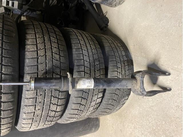 A1663232400 Mercedes стійка передня