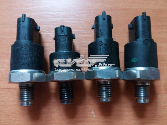 0281002405 Bosch датчик тиску палива