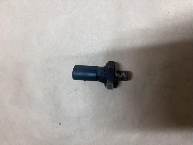 036919081B VAG датчик тиску масла