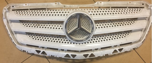 A9068880523 Mercedes решітка радіатора