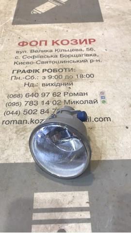 8121047010 Toyota туманка права