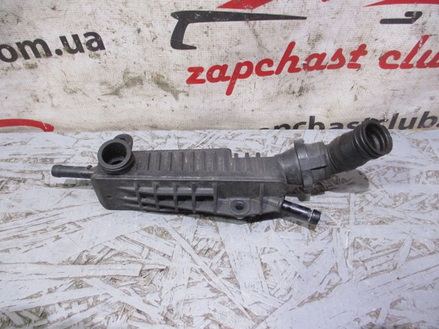 036121188B VAG патрубок термостата (Пластиковый теплообменник