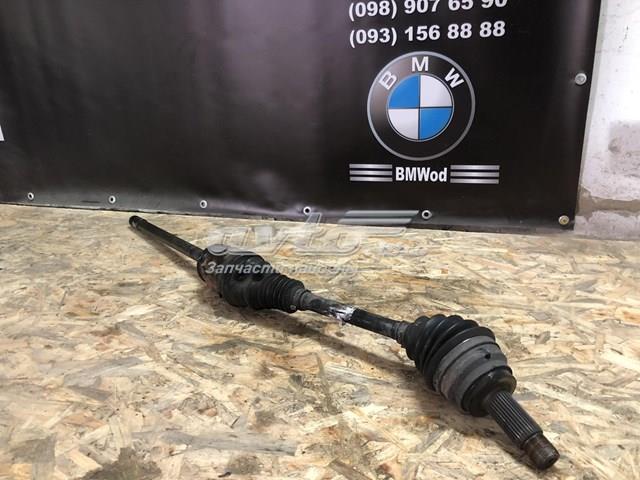 Піввісь (привід) передня, права на BMW X5 (E70)