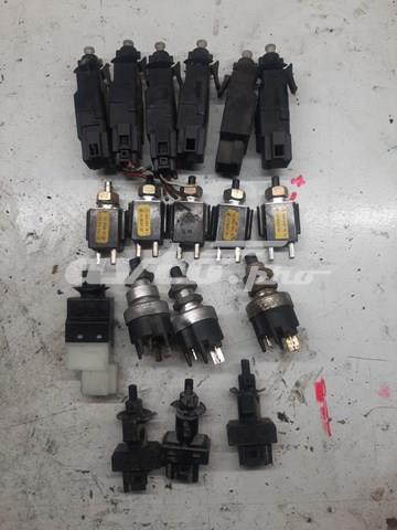 A0015458709 Mercedes датчик включення стопсигналу