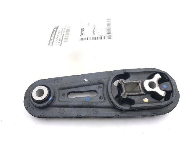 113601KA0A Nissan передня опора двигуна