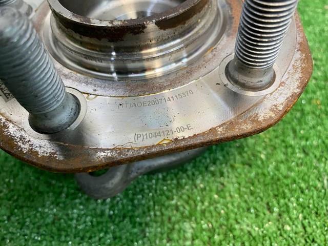 1044121-00-E Tesla маточина колеса привідна (m3)