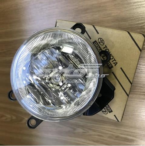 8121047010 Toyota туманка права