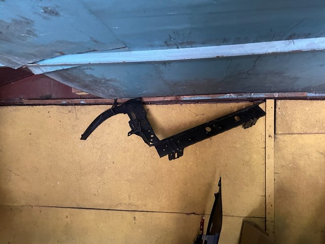 53029SG0309P Subaru супорт радіатора верхній/монтажна панель кріплення фар