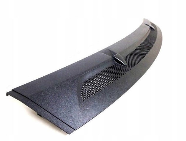 A1698360018 Mercedes решітка капота