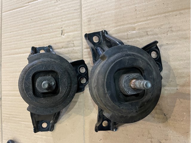 218102W000 Hyundai/Kia подушка (опора двигуна, права) - купити онлайн в ...