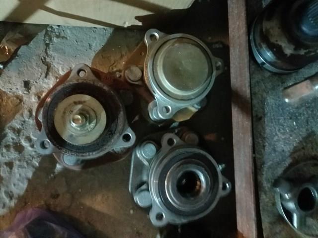 104412100E Tesla маточина задня