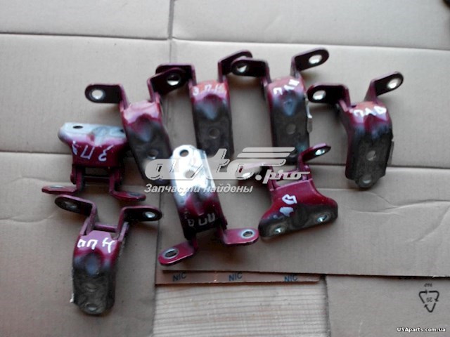 793102E000 Hyundai/Kia петля передніх дверей, лівою