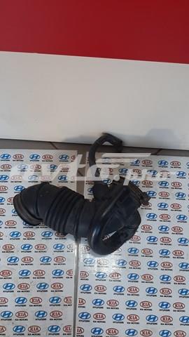 281381G200 Hyundai/Kia патрубок повітряний, вихід повітряного фільтра