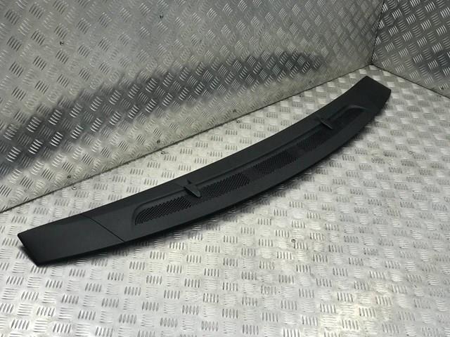 A1698360018 Mercedes решітка капота - купити онлайн в Україні