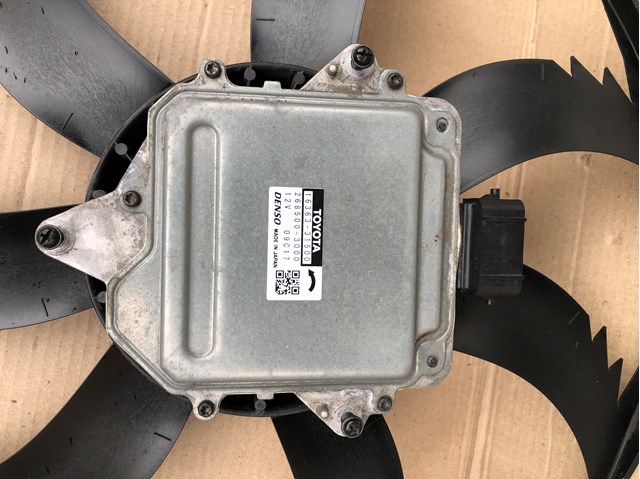 1636025020 Toyota дифузор радіатора охолодження, в зборі з двигуном і