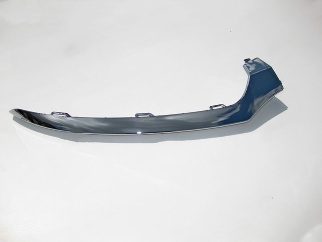 A2058851474 Mercedes молдинг переднього бампера, правий