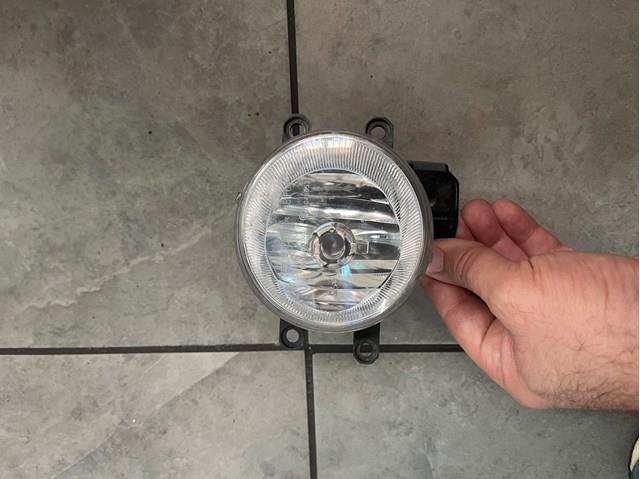 8121047010 Toyota фара протитуманна, права - купити онлайн в Україні