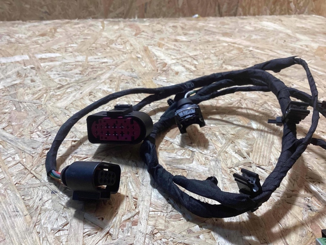 95B971095DK VAG автозапчастина - купити онлайн в Україні