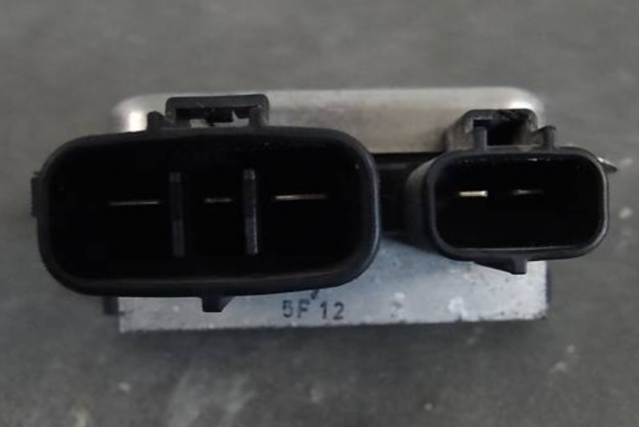 MN135302 Mitsubishi двигун вентилятора системи охолодження, лівий ...