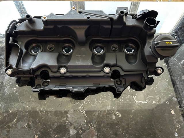 05L103469E VAG клапанна кришка - купити онлайн в Україні